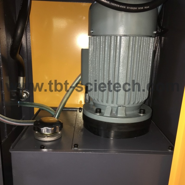 Compression Testing Machine with Digital Display Manufacturer